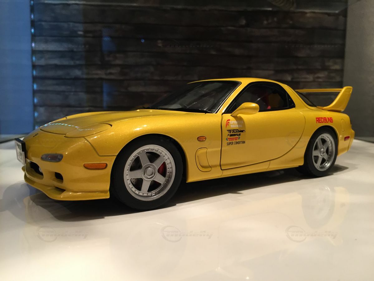 Mazda RX-7 Efini (FD3S) aus dem Film Initial D Legend 1 1:18 Modellauto von AUTOart Millennium ...