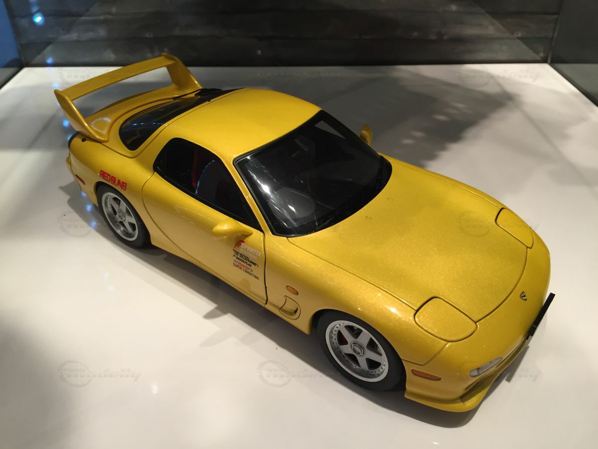 Mazda RX-7 Efini (FD3S) aus dem Film Initial D Legend 1 Modellauto, AUTOart Millennium 1:18 in ...