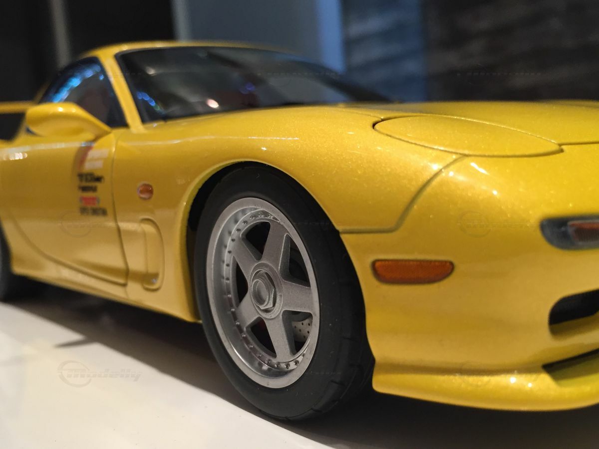 Mazda RX-7 Efini (FD3S) aus dem Film Initial D Legend 1 Modellauto, AUTOart Millennium 1:18 in ...