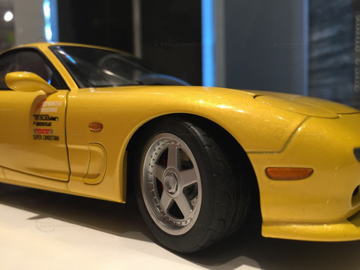 Mazda RX-7 Efini (FD3S) aus dem Film Initial D Legend 1 1:18 Modellauto von AUTOart Millennium ...