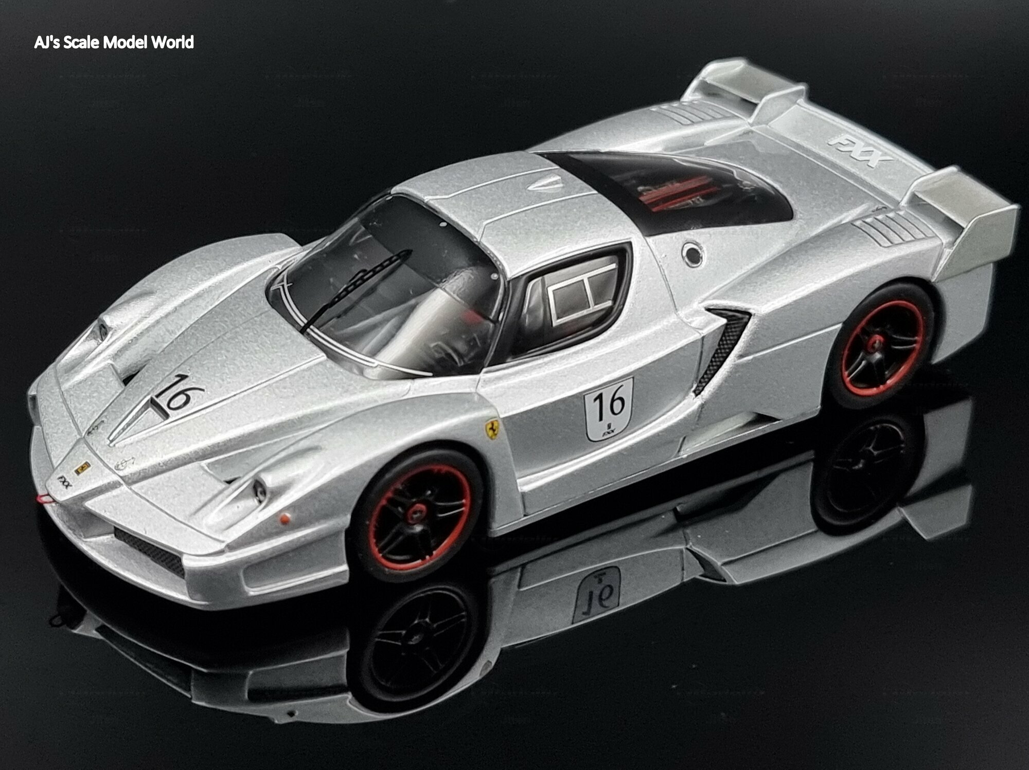 Ferrari FXX 1:43 Modellauto von Hot Wheels Elite | Modelly