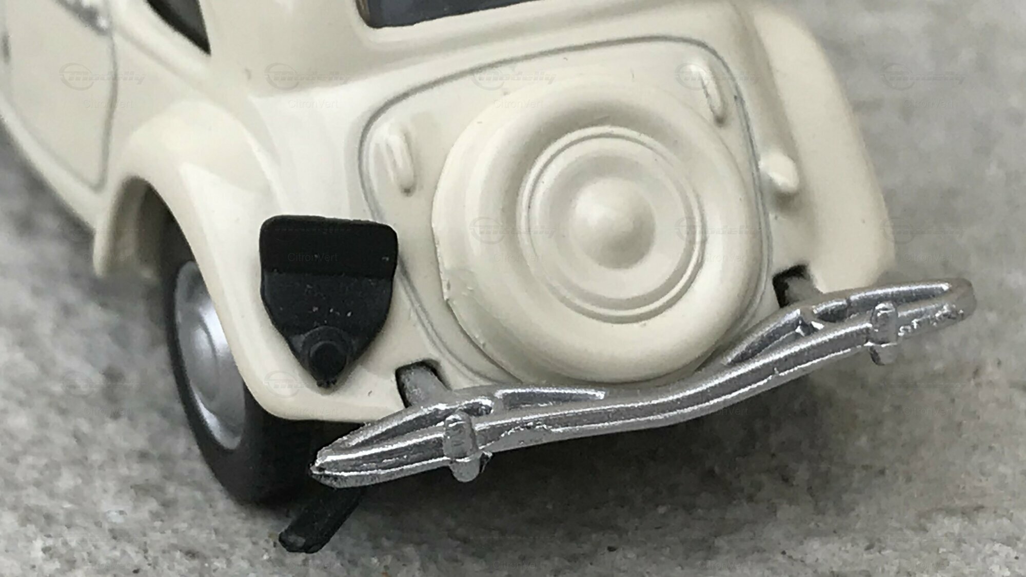 Citroen Traction Avant 15 CV 1:64 Modellauto von Norev CITROEN Dealer Edition | Modelly