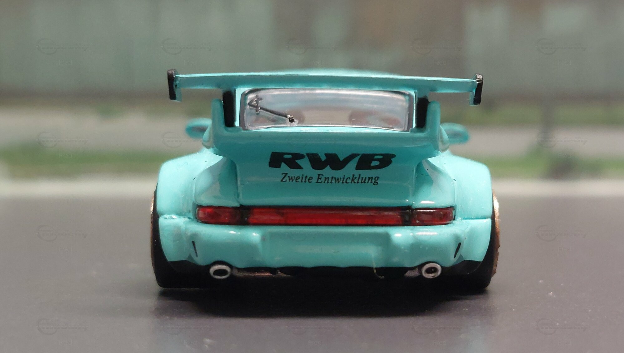 Porsche 911 964 RWB Tiffany 1:64 Modellauto von Tarmac Works | Modelly